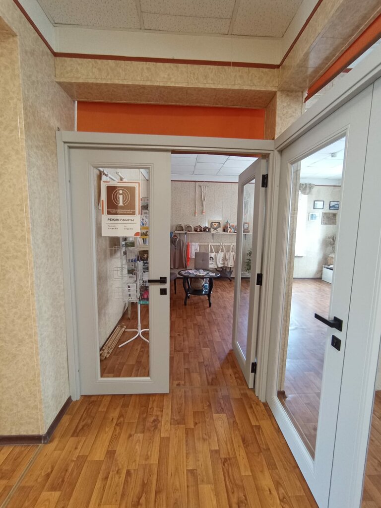 Turizm danışma büroları Tourism and Crafts Center, Borovichy, foto