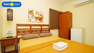 Kuta Sari House (Bali, Badung Regency, Kuta District, Jalan Arwana, 6), otel  Kuta'dan