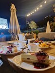 Republic 24 (Rose Revolution moedani No:6), restoran  Tiflis'ten