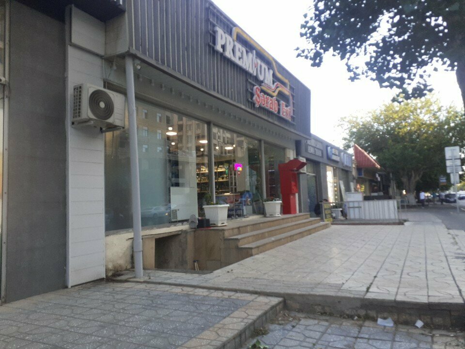 Alkollü içecek toptan Premium, Bakü, foto