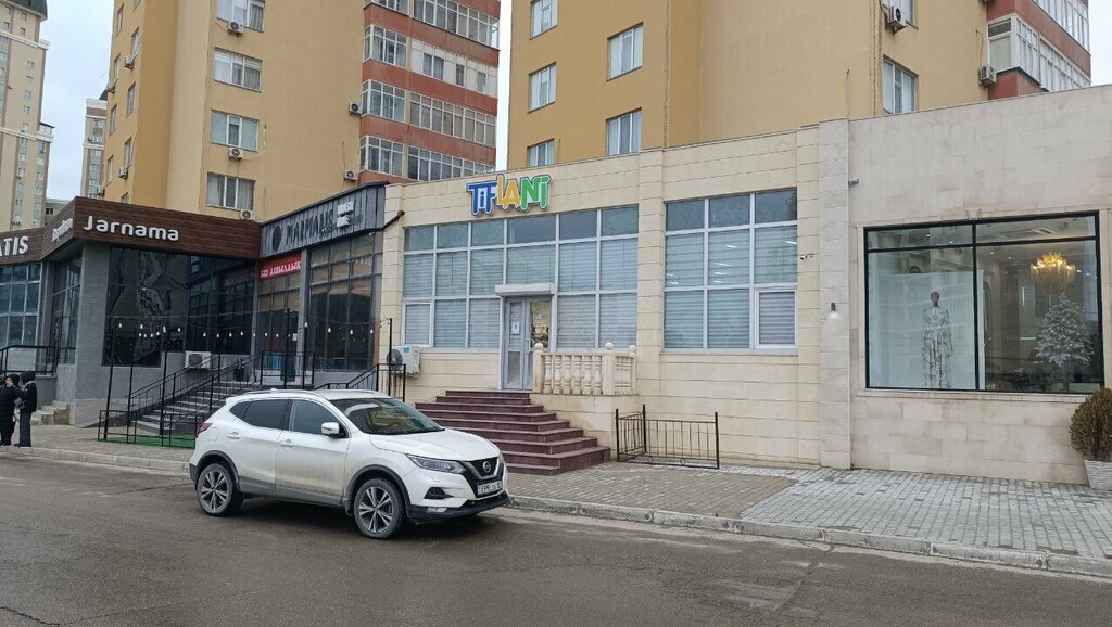 Ayakkabı mağazaları Tiflani, Aktav, foto