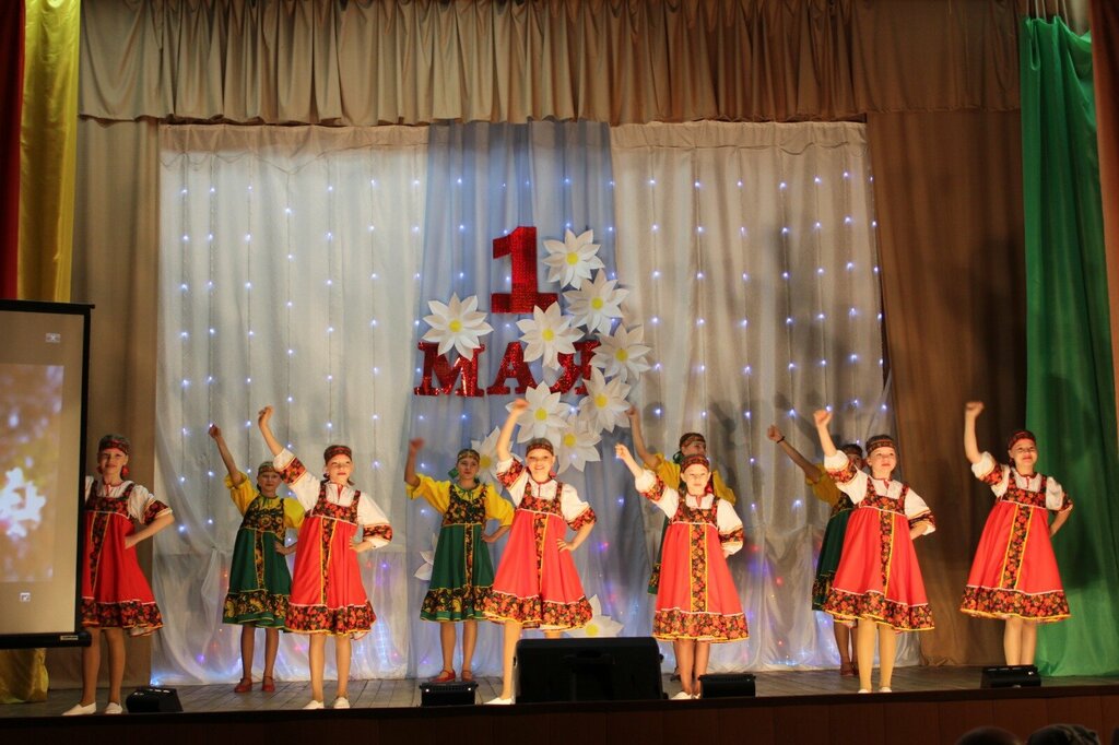 Kültür ocakları Dom kultury Mbuk Rayonnoye sotsialno-kulturnoye obyedineniye, Sverdlovskaya oblastı, foto