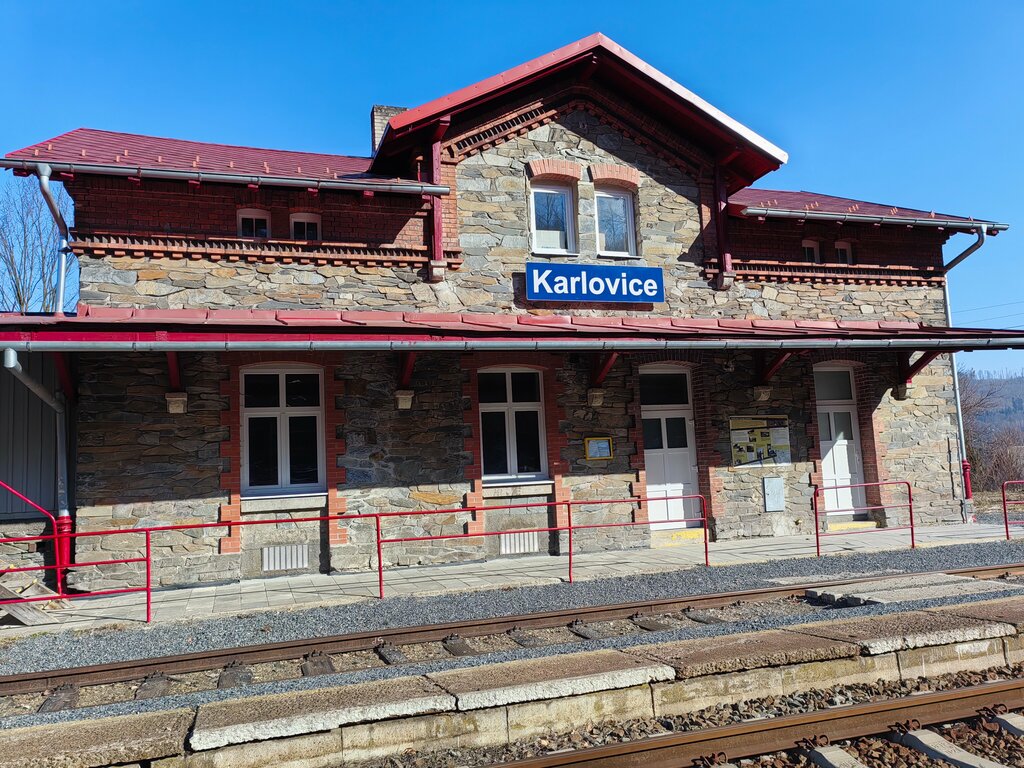 Tren istasyonu Karlovice, Moravya‑Silezya Bölgesi, foto