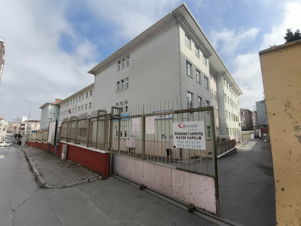 Ortaokul Kazım Karabekir Ortaokulu, İstanbul, foto