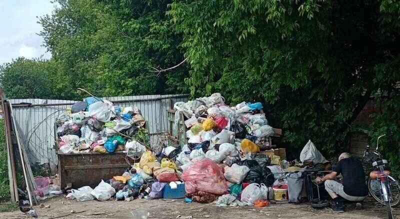 Çöp alanları Trash and garbage disposal area, Saransk, foto
