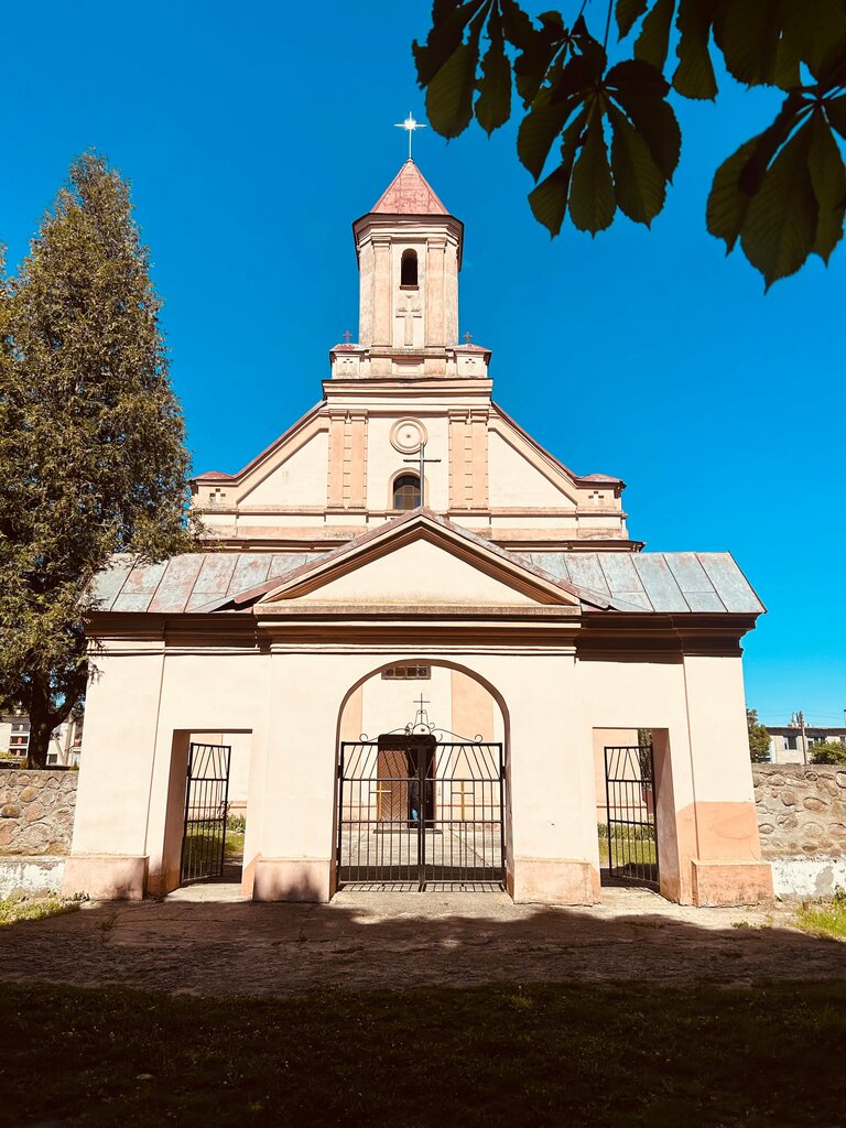 Katolik kiliseleri Catholic Church of the Holy Peter and Paul, Grodnenskaya oblastı, foto