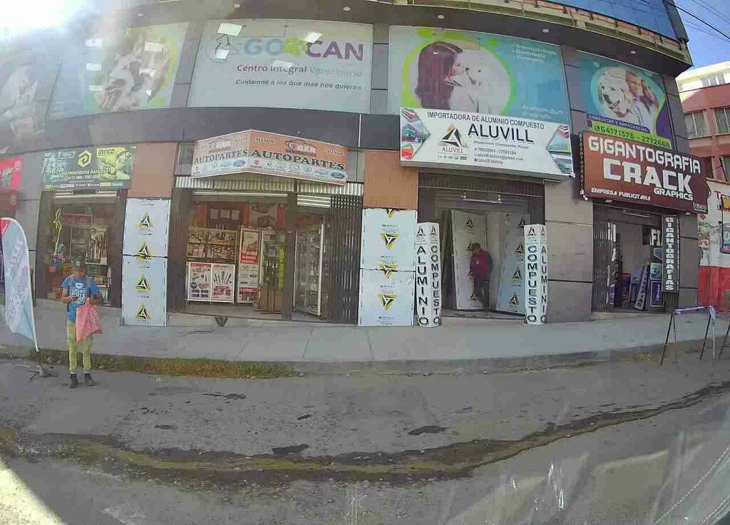 Motosiklet yedek parçaları Axr Autopartes, La Paz, foto