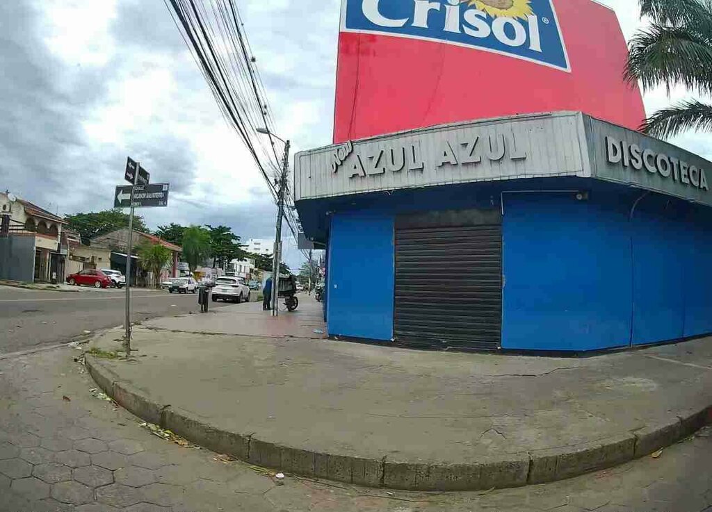 Gece kulüpleri Karaoke New Azul Azul, Santa‑Krus, foto