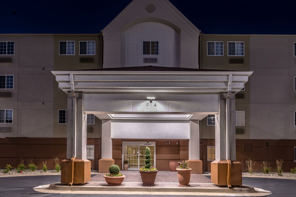 Otel Candlewood Suites Topeka, Topeka, foto