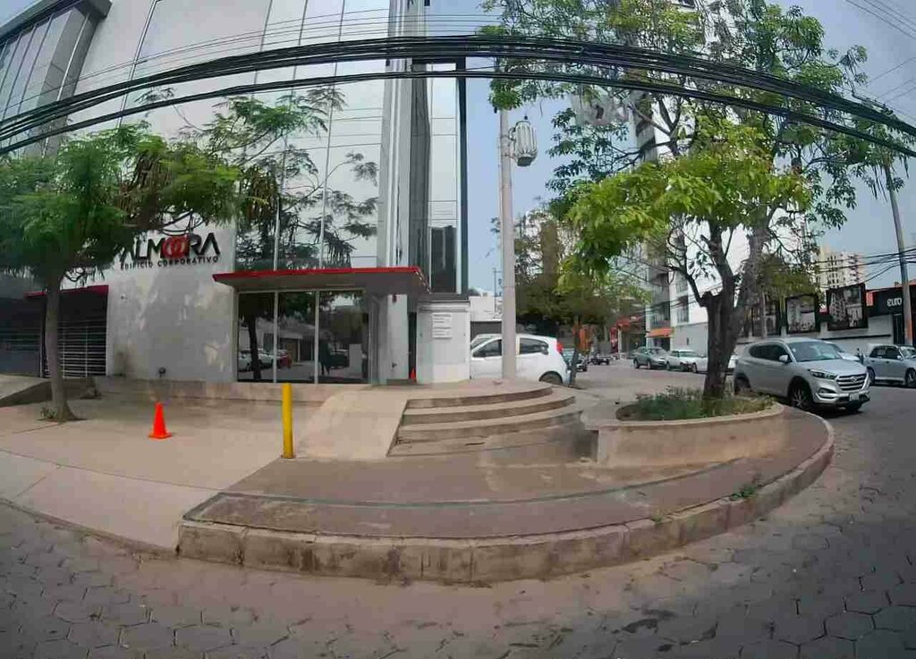 Geçiş noktaları, güvenlik kontrol alanı Security Post, Santa‑Krus, foto