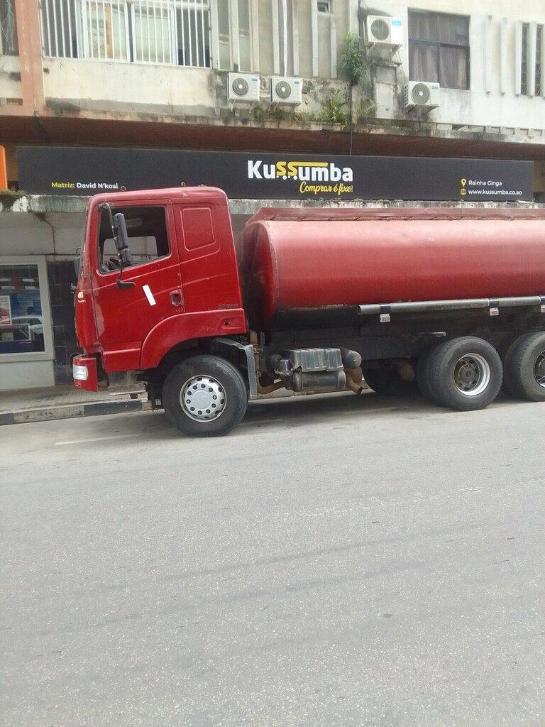 Yönetim ofisi Kussumba, Loanda, foto