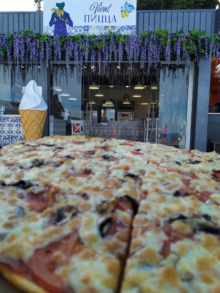 Kafe Vivat, Aluşta, foto