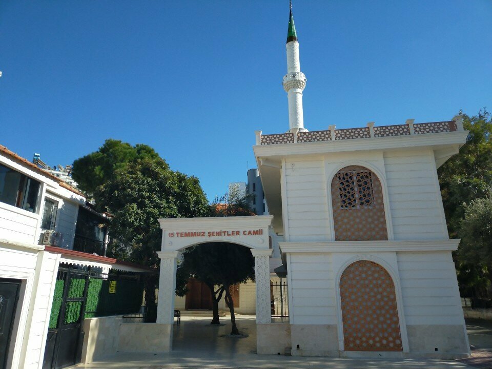 Cami 15 Temmuz Şehitler Camii, Antalya, foto