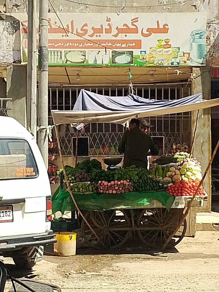 Süt ürünleri satış mağazaları Ali gujjar dairy, Karaçi, foto