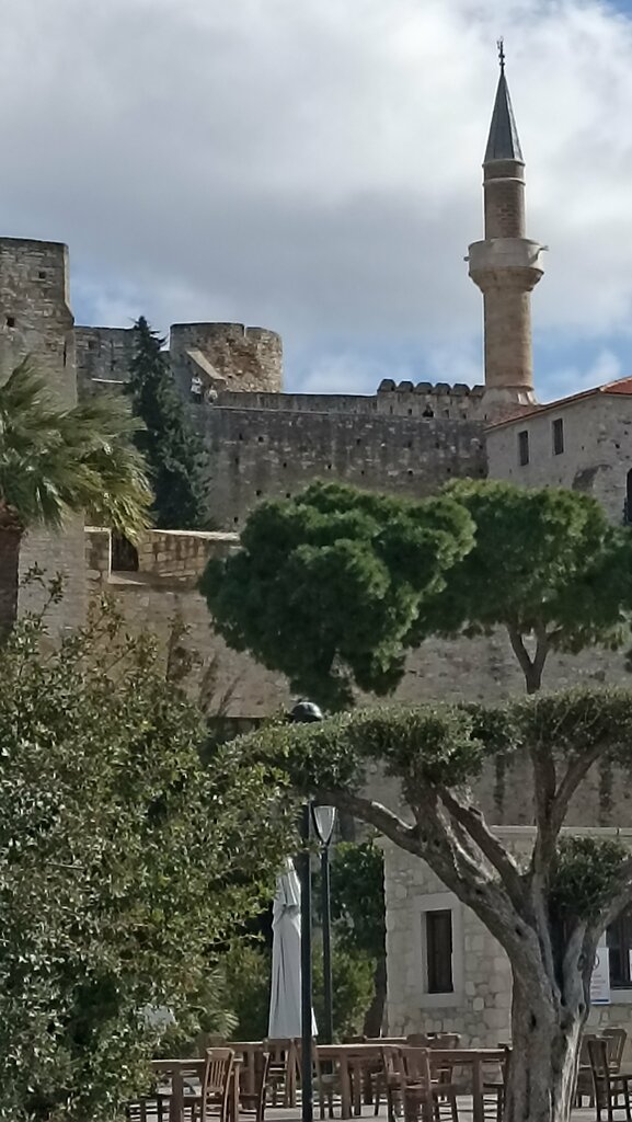 Anıt, heykel Kırım Hanı 1. Kaplan Giray Han Anıtı, Çeşme, foto