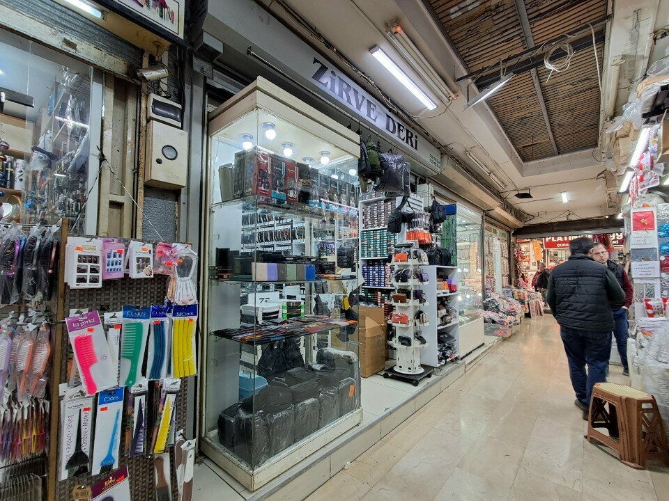 Tuhafiyeler Zirve Deri, İzmir, foto