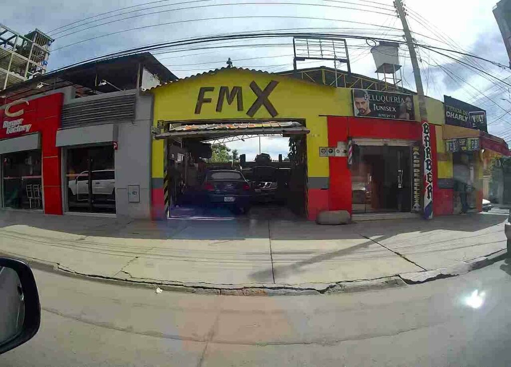 Oto döşeme Fmx, Cochabamba, foto