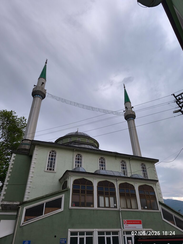 Cami Acısu Cami, Kartepe, foto