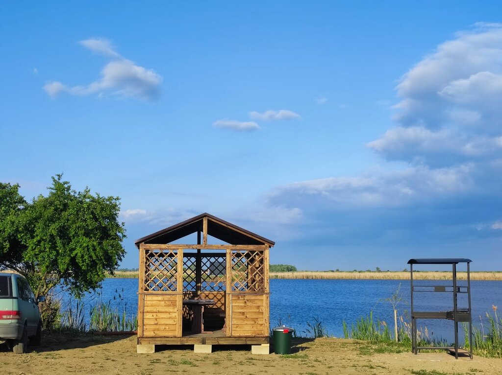 Balık çiftçiliği ve toptancıları Михайловские озера, Krasnodarski krayı, foto
