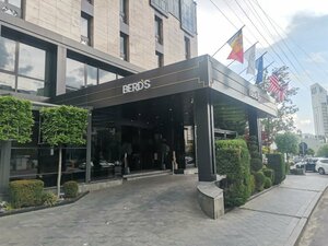 Berd's Arome Locale Restaurant (Dimitrie Cantemir Boulevard No:12, Chisinau), restoran  Kişinev'den