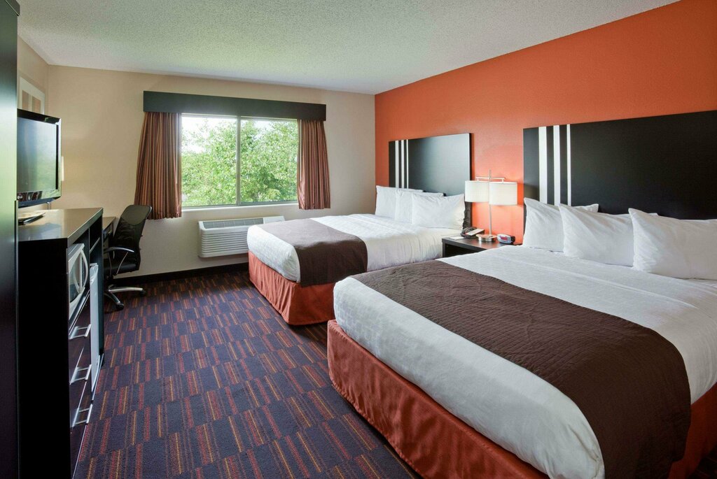 Otel AmericInn by Wyndham Shakopee Near Canterbury Park, Shakopee, foto