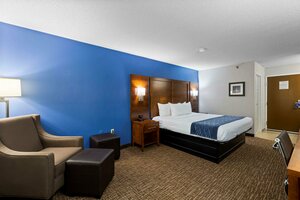 Comfort Inn & Suites St. Louis - Hazelwood (Missouri, St. Louis County), otel  Missouri Eyaleti'nden