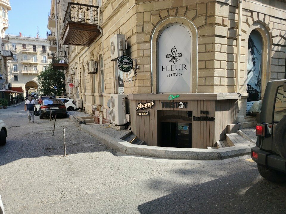 Bar Tolstoy, Bakü, foto