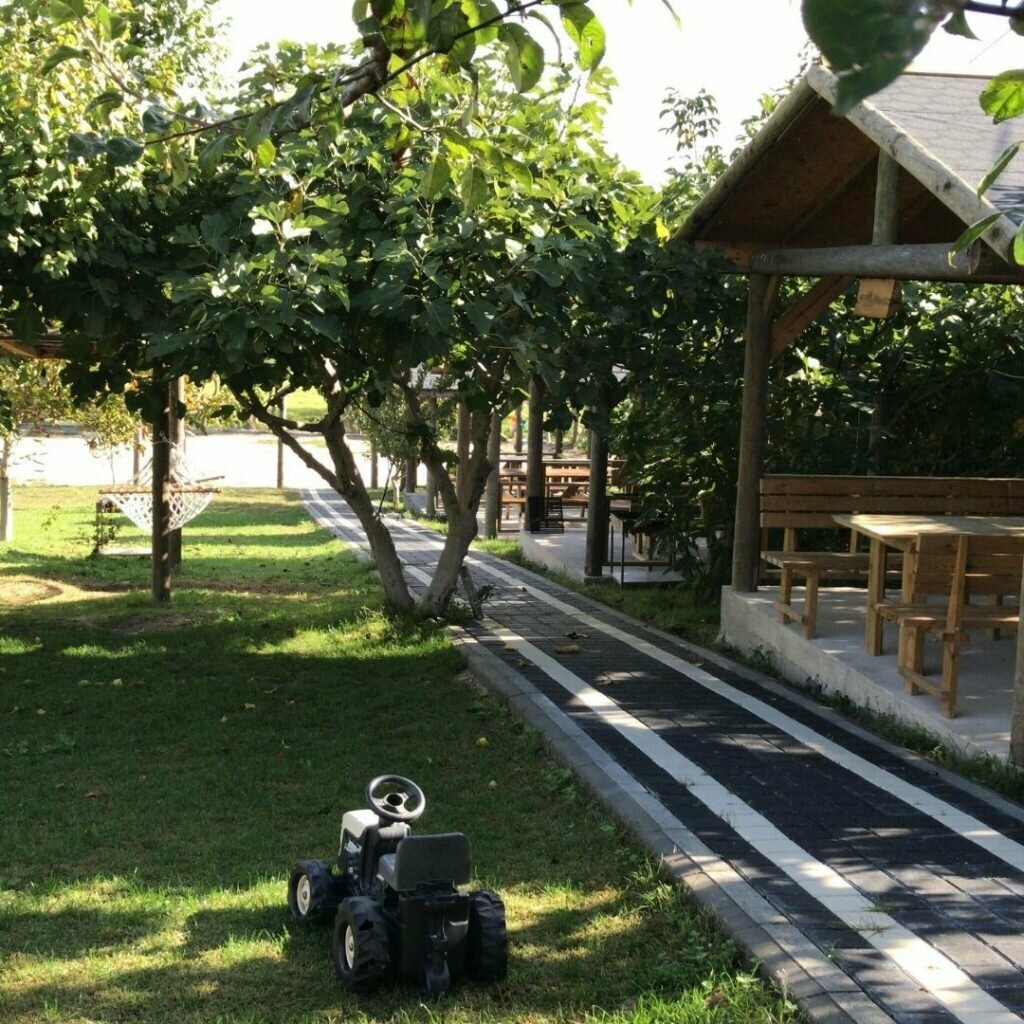 Piknik alanı Çatalca Livadi, Çatalca, foto