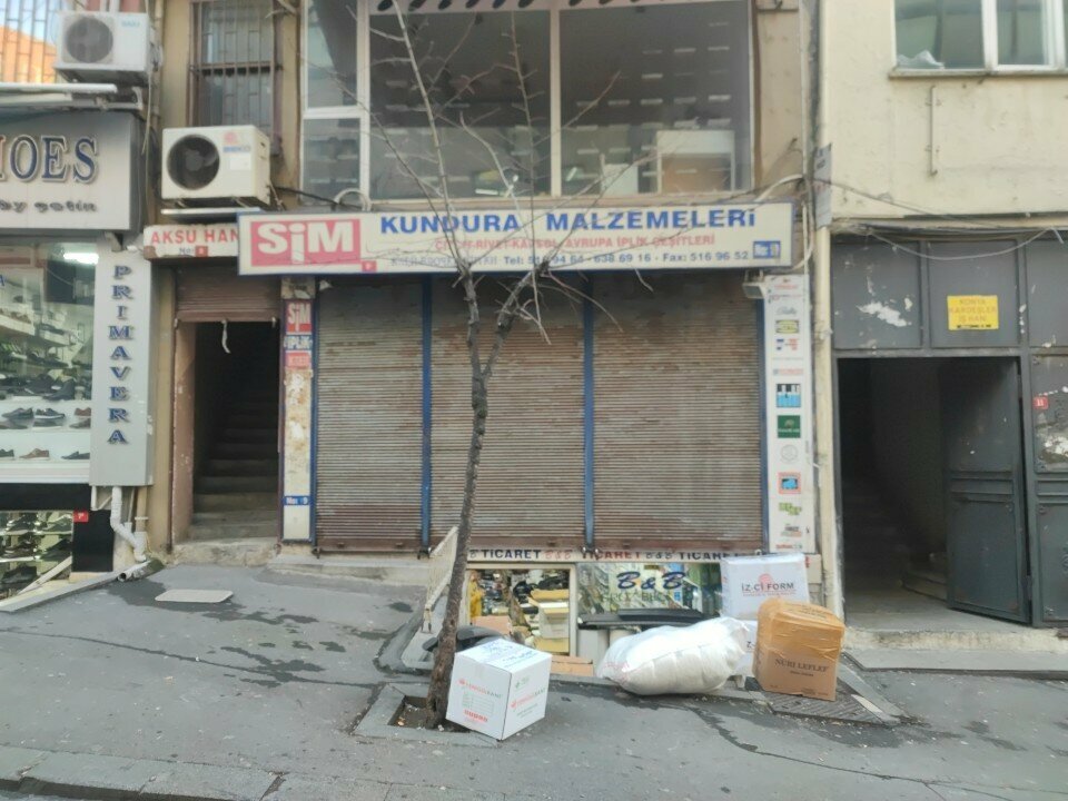 Kürk ve deri giyim mağazaları Bb Ticaret Ayakkabı, Çanta, Deri, Aksesuar ve El Aletleri, İstanbul, foto