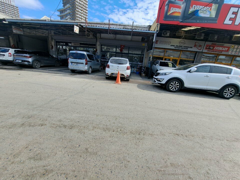 Otomobil yedek parçaları Mersis Otomotiv, İzmir, foto