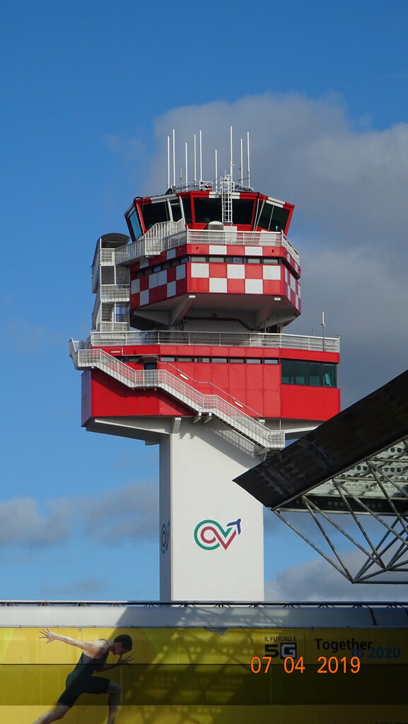 Havaalanı terminali Terminal 1, , foto