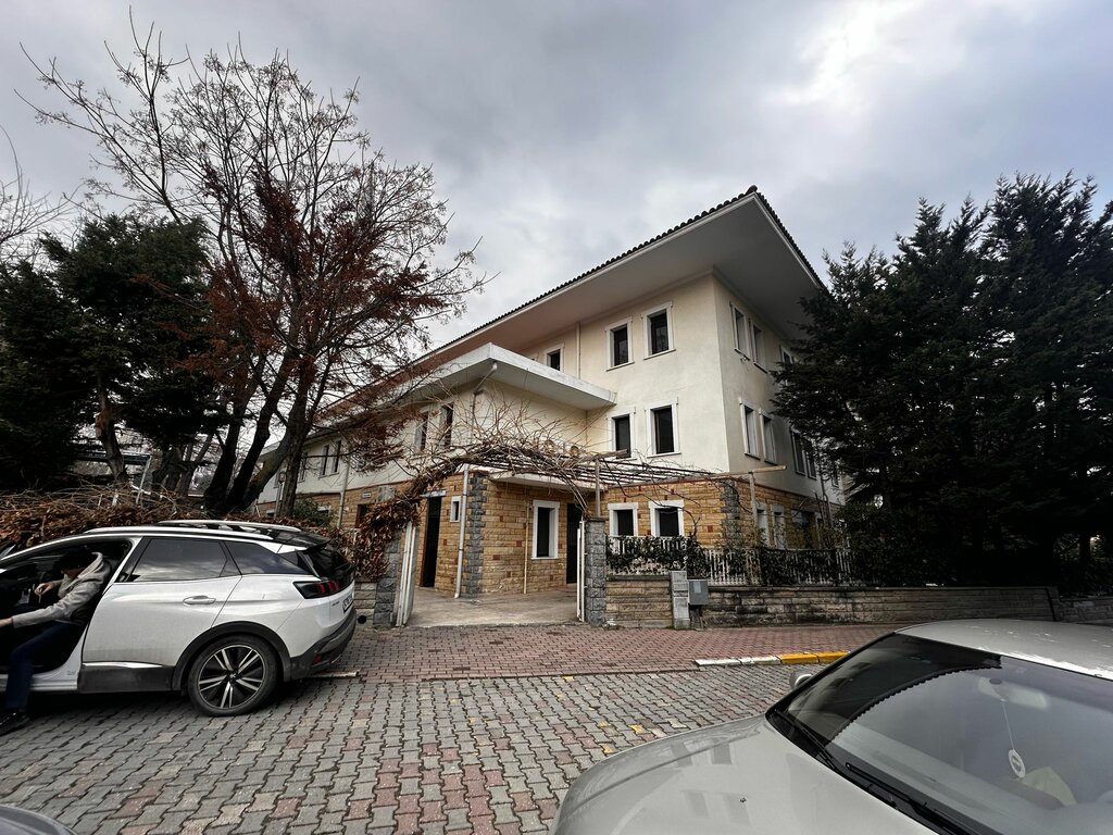 Dernekler, birlikler İhlas Marmara Evleri Camii Gençlik Merkezi, İstanbul, foto