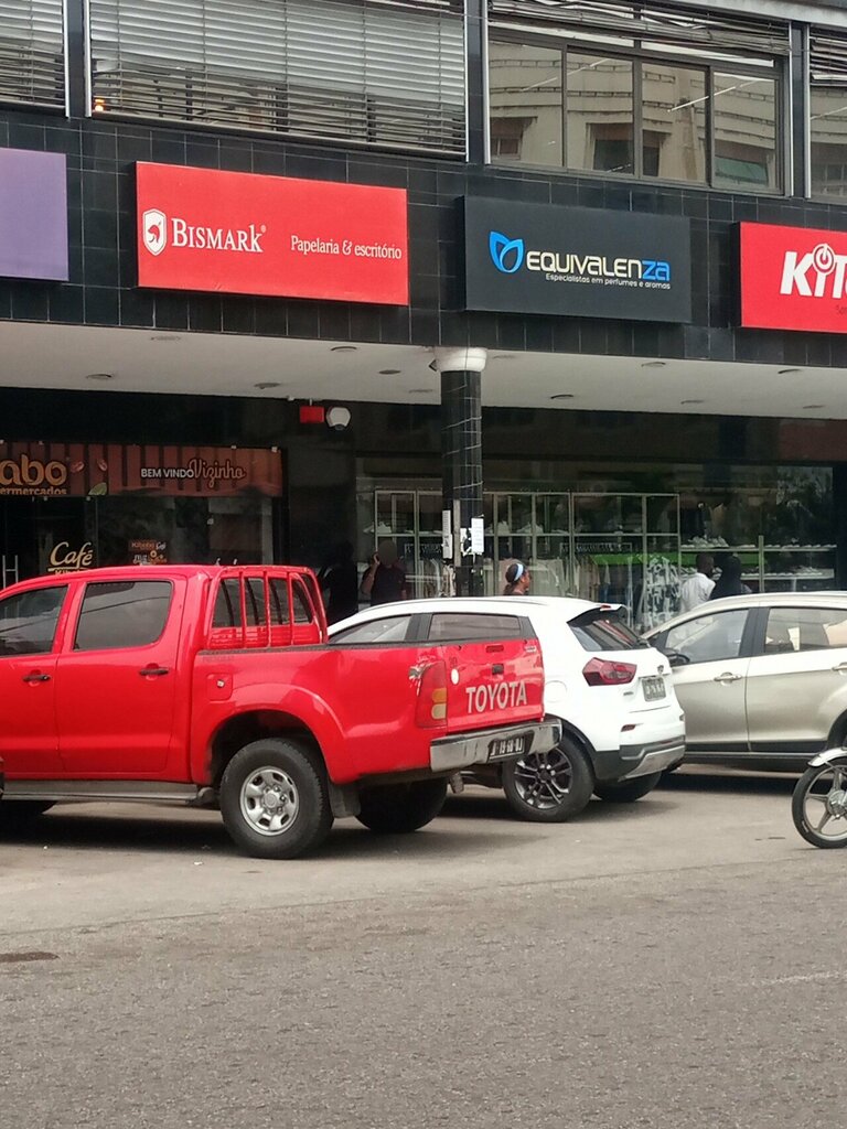 Kozmetik ve parfümeri mağazaları Equivalenza Angola, Loanda, foto