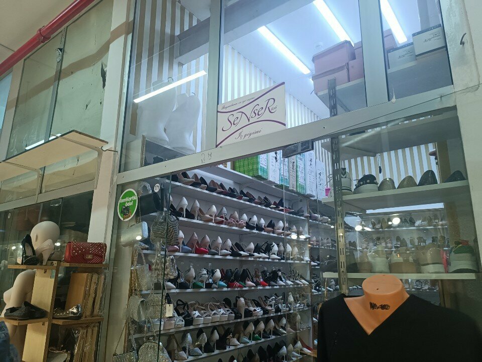 Giyim mağazası Senser, Bakü, foto