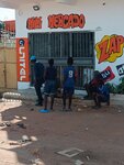 Mini mercado (Luanda, Rua da 8ª Esquadra (Rua Da Oitava Esquadra)), büyük mağazalar  Loanda'dan