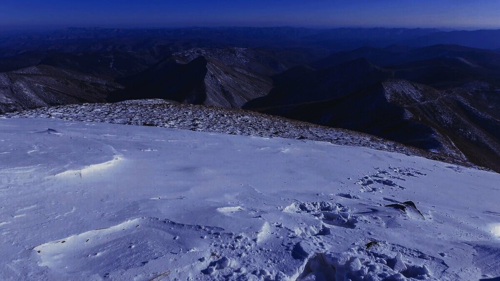 Dağ zirvesi Гора Снежная, Kamçatski krayı, foto