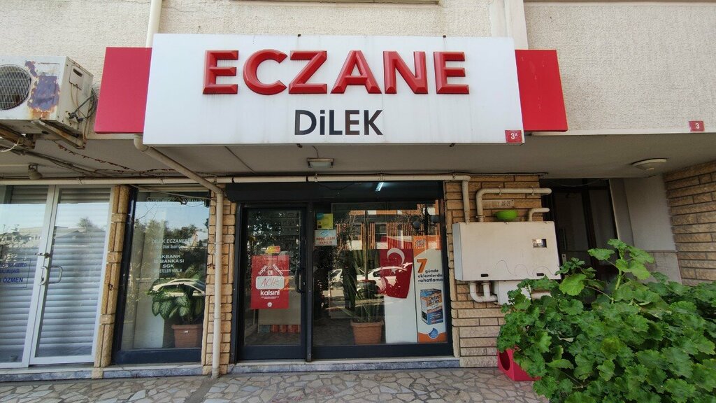 Eczaneler Dilek Eczanesi, İstanbul, foto