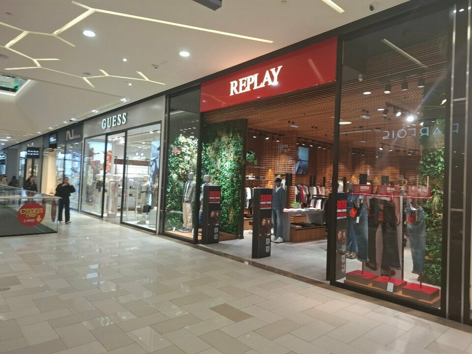 Giyim mağazası Replay, Novi Sad, foto