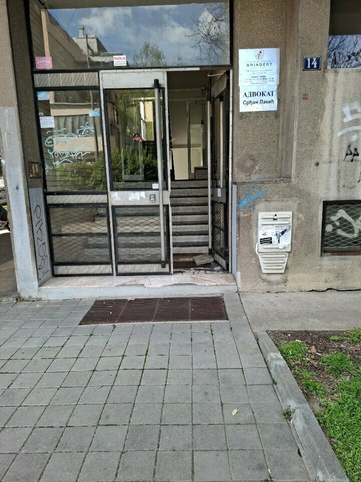Avukatlar Srdjan Lakić, Novi Sad, foto