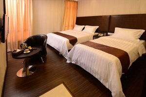Hotel Nusa Ct (LRT Sri Petaling Line, Taman Perindustrian Puchong Station), otel