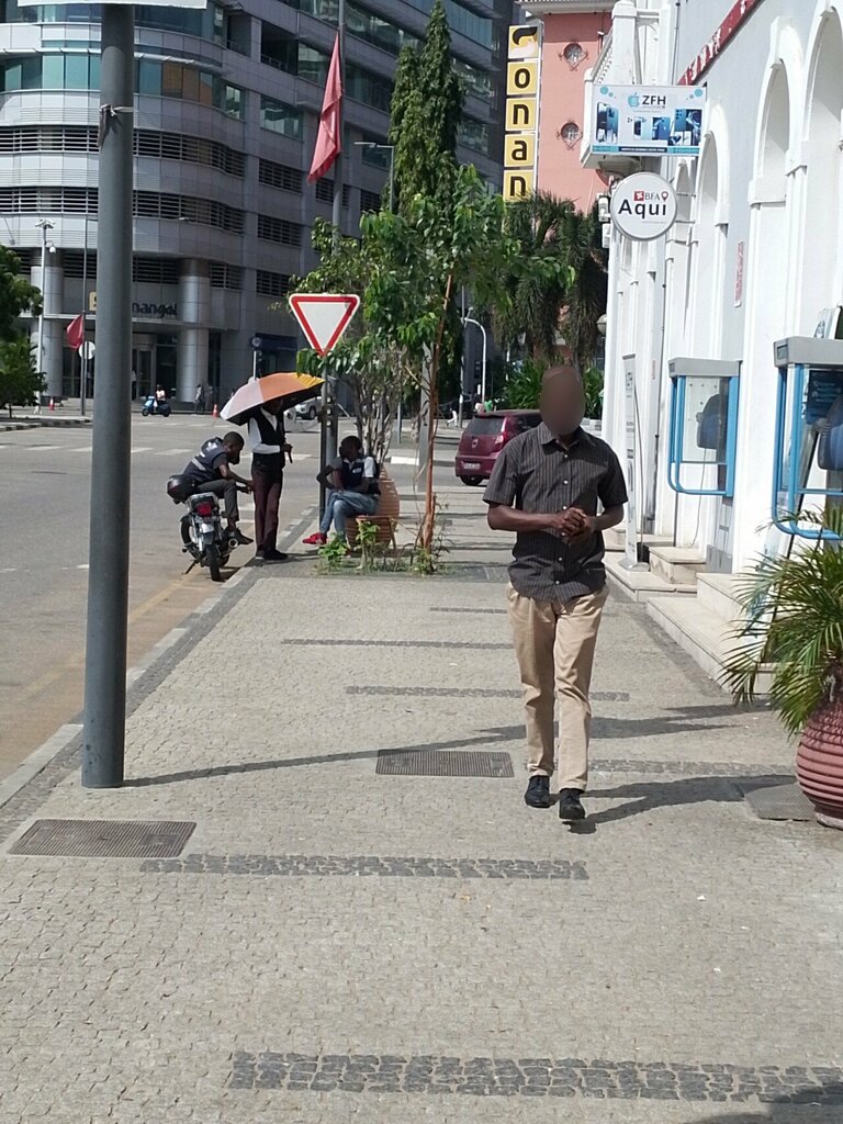 Cep telefonu ve aksesuarları satış mağazaları Zfh, Loanda, foto