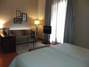 Parador de Cáceres (Comunidad Autónoma de Extremadura, Cáceres, Calle Ancha, 6), otel  Caceres'ten