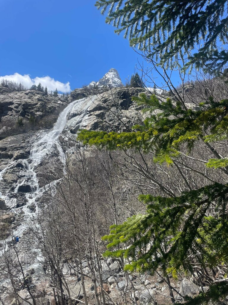Dağ zirvesi Alibek Peak, Karaçay‑Çerkez Cumhuriyeti, foto
