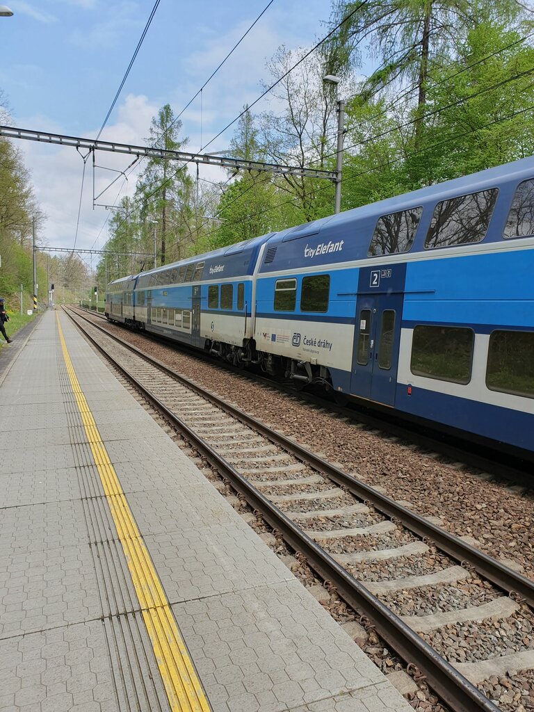 Tren istasyonu Mrač, Orta Bohemya Bölgesi, foto