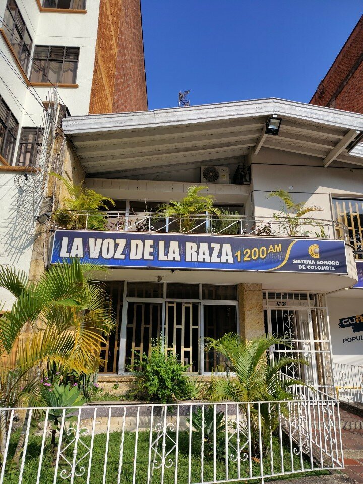 Radyolar La Voz De La RaZa, Medellin, foto