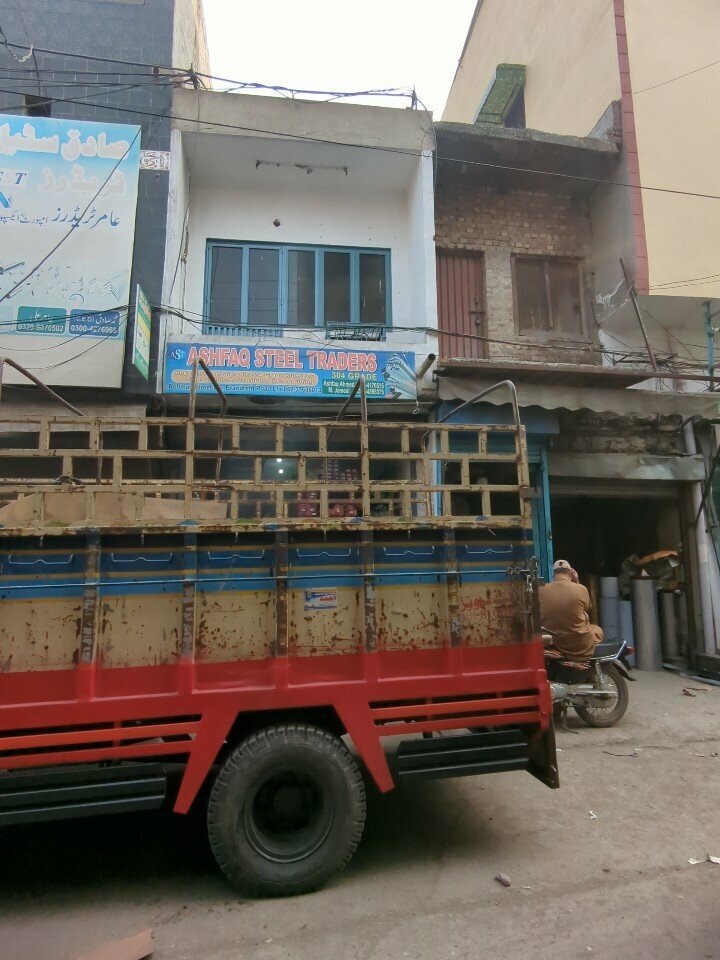 Otomobil servisi Ashfaq steel, Lahor, foto