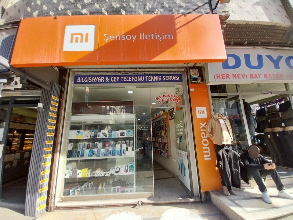 Cep telefonu ve aksesuarları satış mağazaları Şensoy İletişim, İstanbul, foto