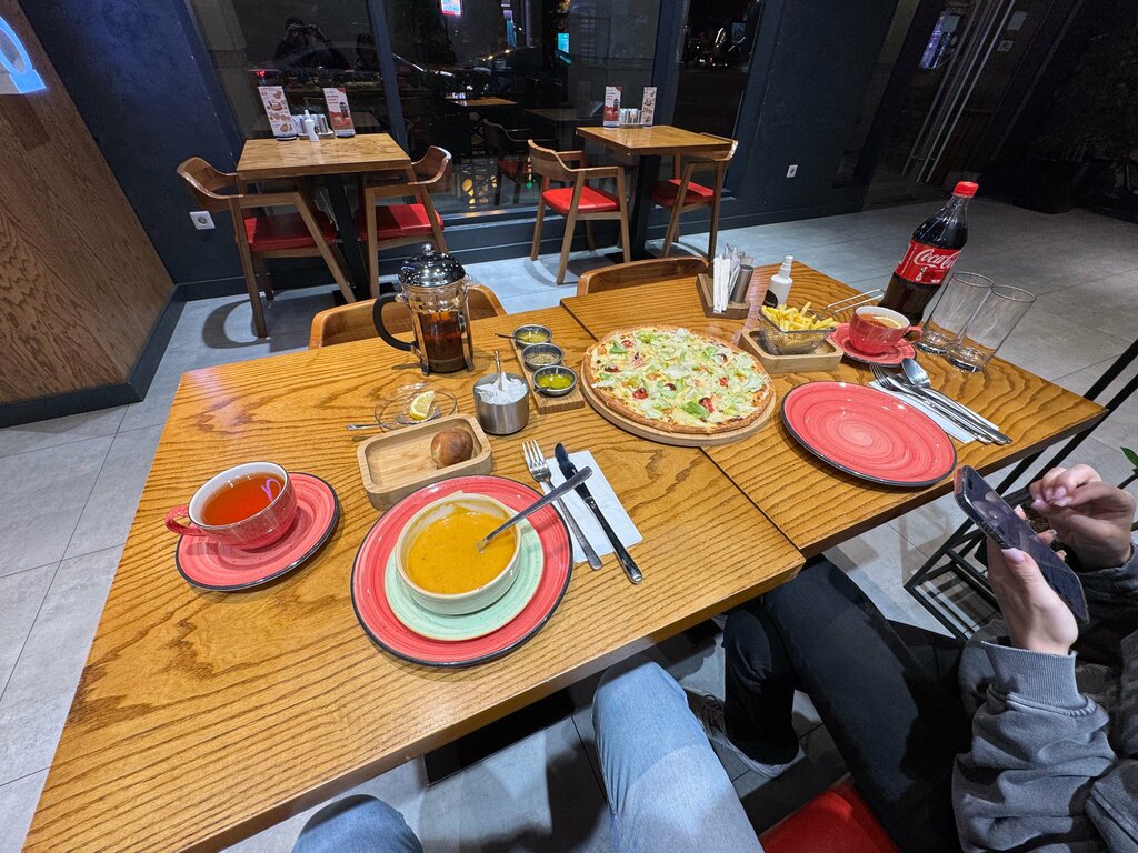 Pizzacılar Pizza Mizza Azneft, Bakü, foto