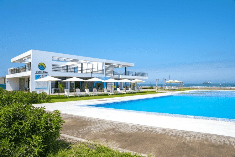 Emlak ofisi Grv Condominios De Playa, Lima, foto