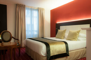 Hôtel Des Deux Avenues (Rue Poncelet No:38, 17e Arrondissement, Paris), otel  Paris'ten